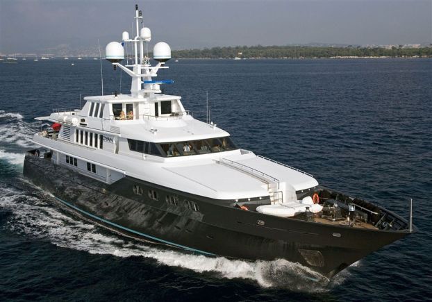 Yacht CYAN, Codecasa | CHARTERWORLD Luxury Superyacht Charters